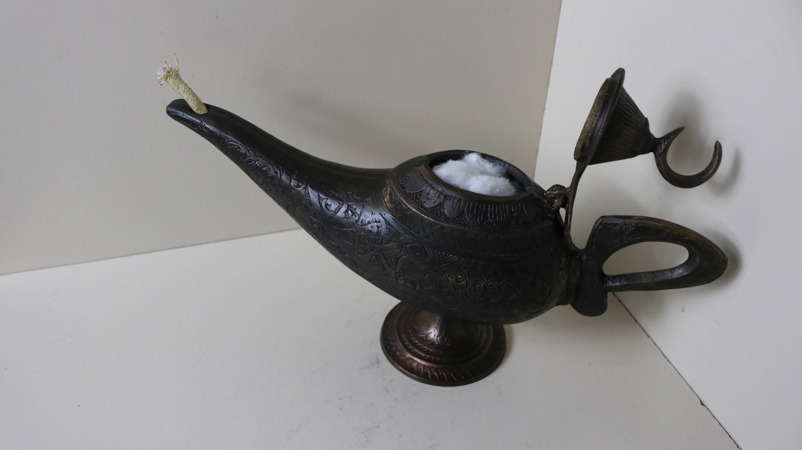Aladdin Antique Lamp, Bronze, Genie Lamp, Vintage Oil Lamp, Oriental ...