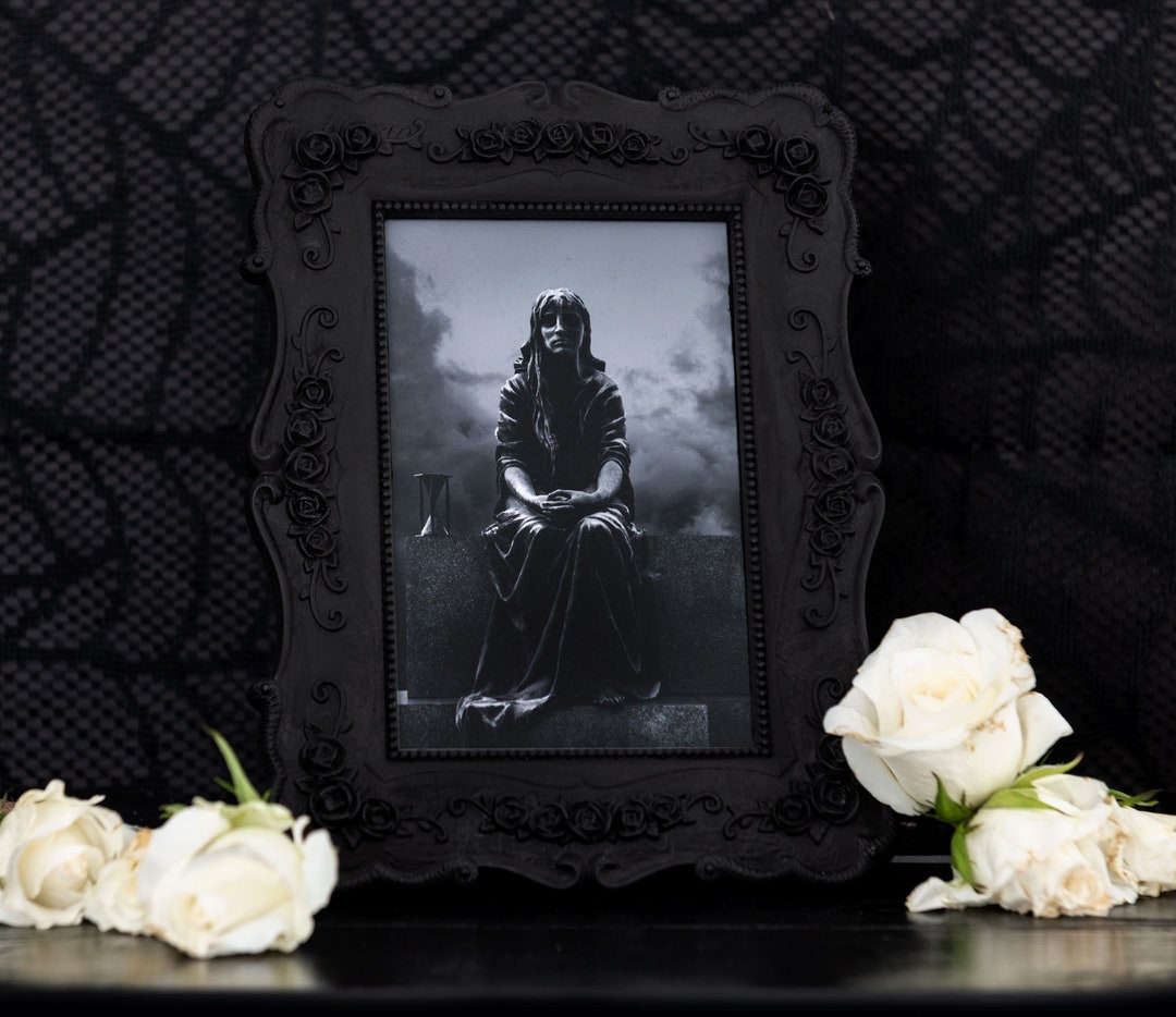Cemetery Gothic Friedhof Verona Statue Frame Photo - Etsy