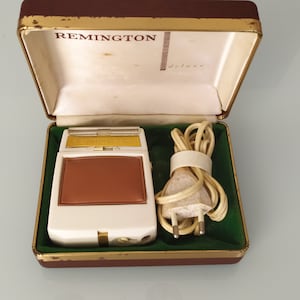 Vintage Remington Electric Shaver Mod. De Luxe Roll a Matic - Etsy