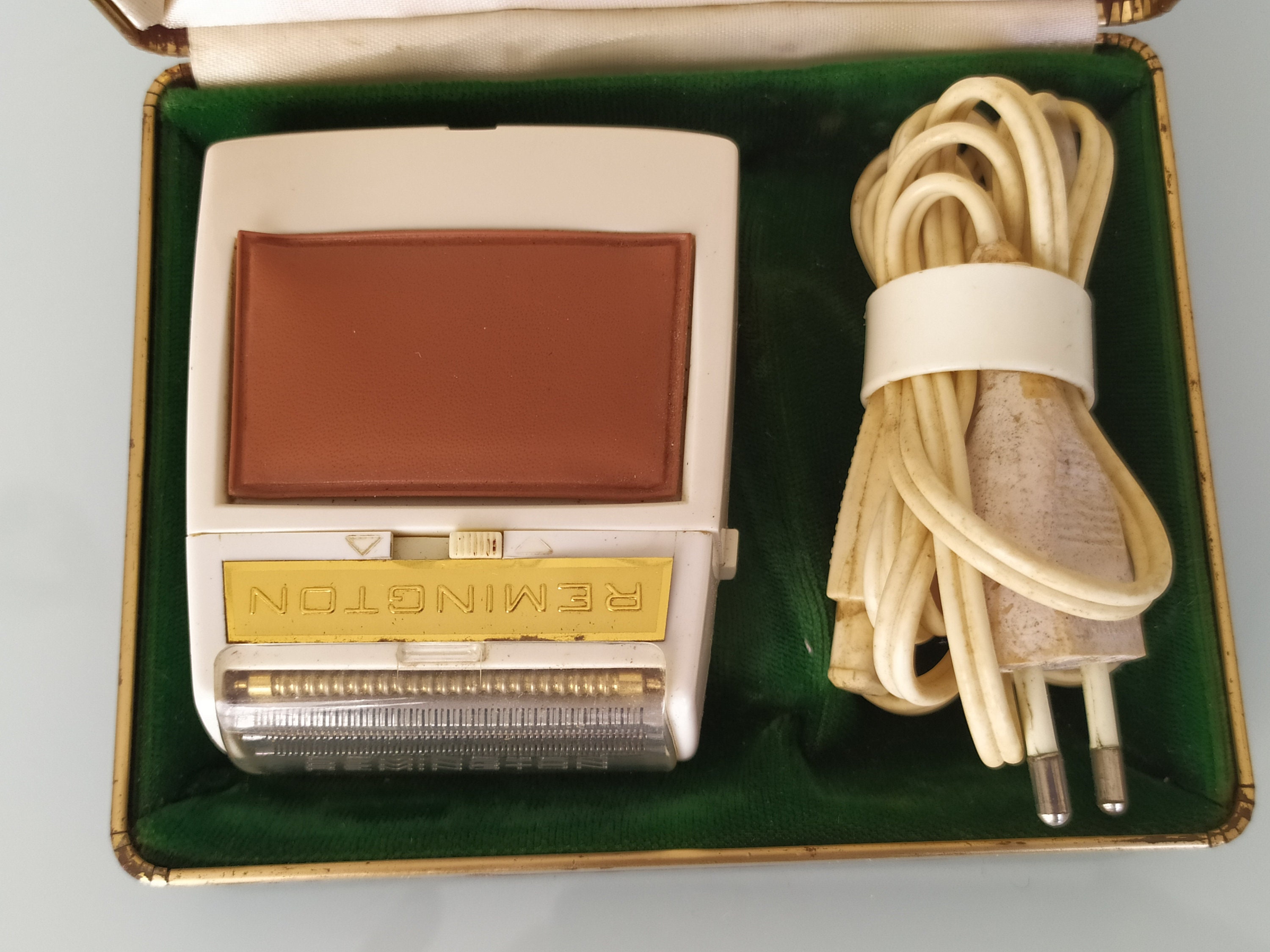 Vintage Remington Electric Shaver Mod. De Luxe Roll a Matic | Etsy