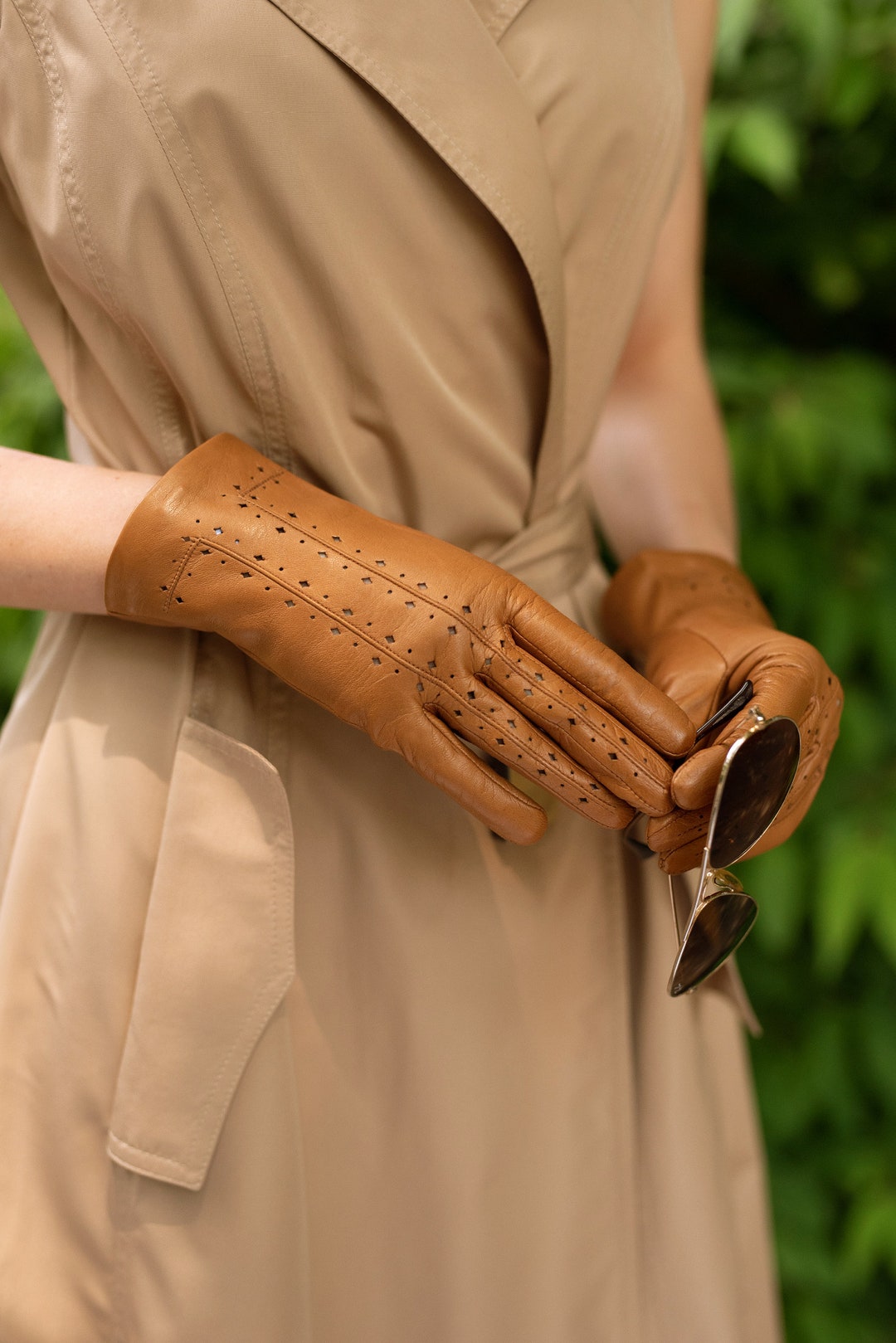 Ravello - Women's Leather Gloves in Camel Nappa Leather - Etsy