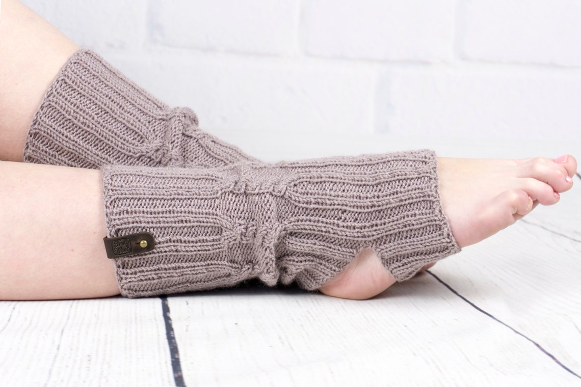 Short cable leg warmer Dance Yoga Ballet Hand knit legwarmer | Etsy