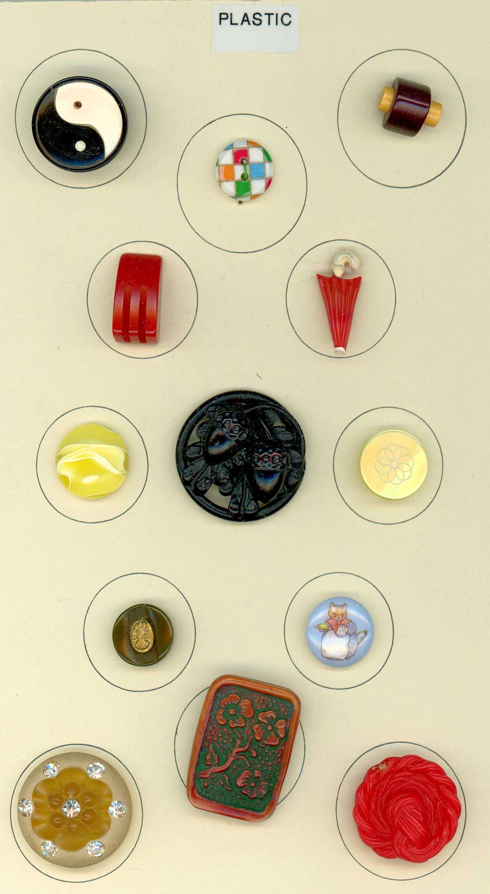 Card of 13 Fun and Special Assorted Plastic Buttons Acorns Bakelite ...