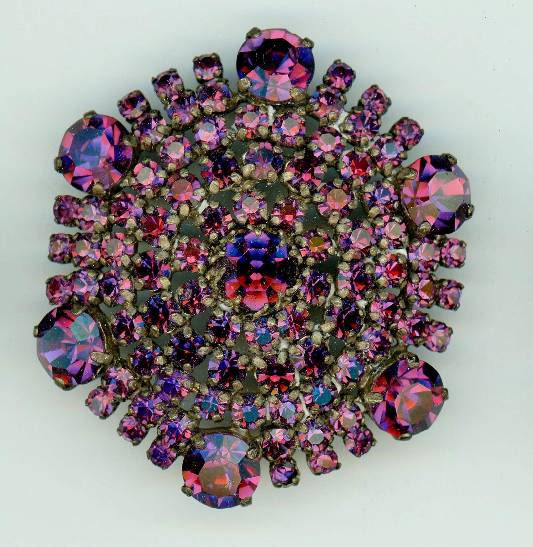 Gorgeous Large Purple Brilliant Glass Claw Set in Metal 6 Sided 4 Rows ...