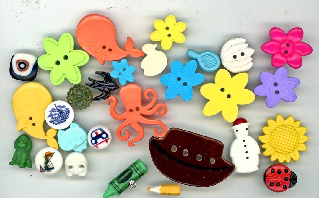 Lot of 29 Buttons Glass, Ceramic, Plastic, Lots of Assorted Water ...