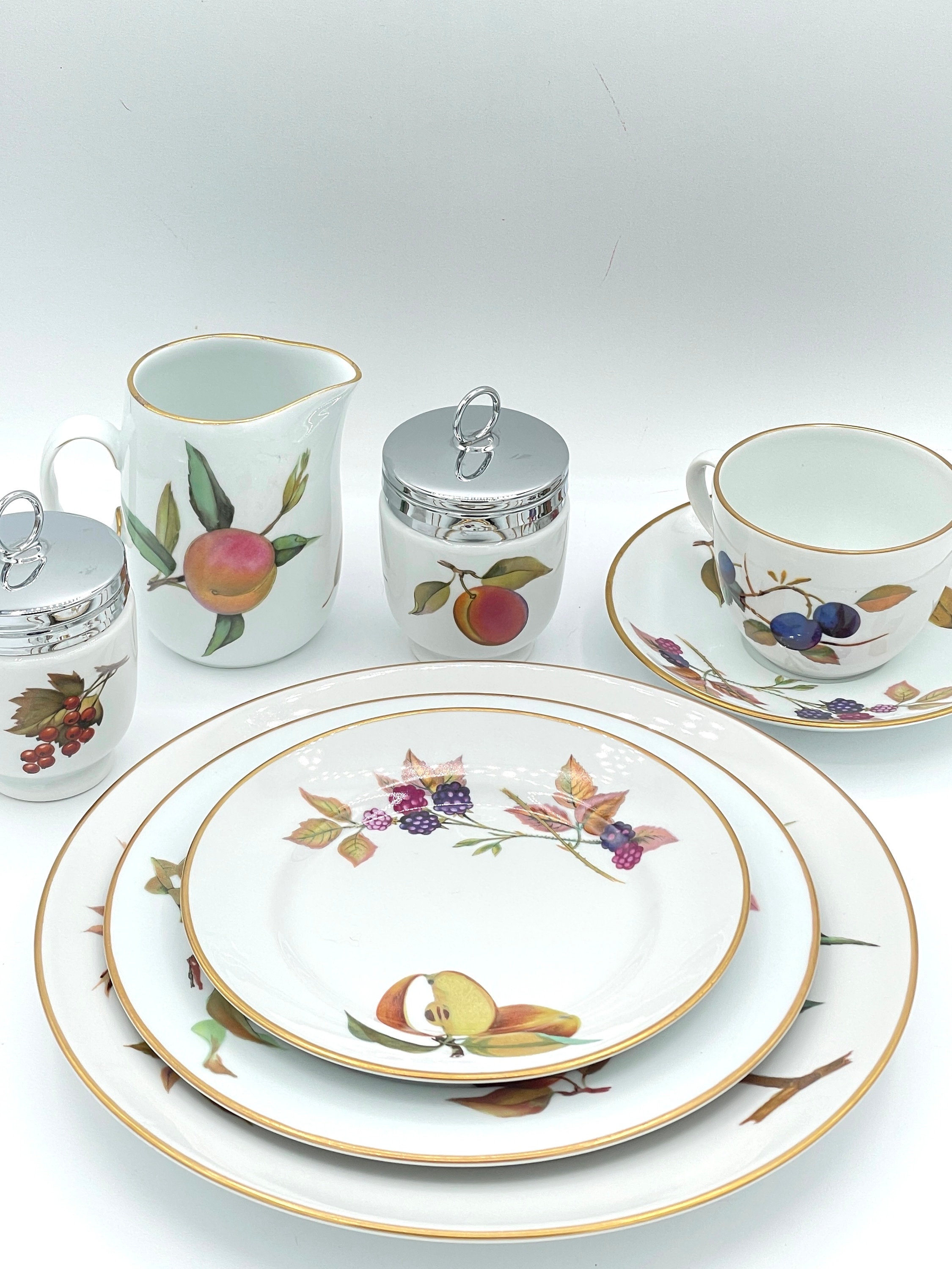 Evesham Gold, Royal Worcester, Fruit Patterns, Gold Trim, Peach, Plum ...