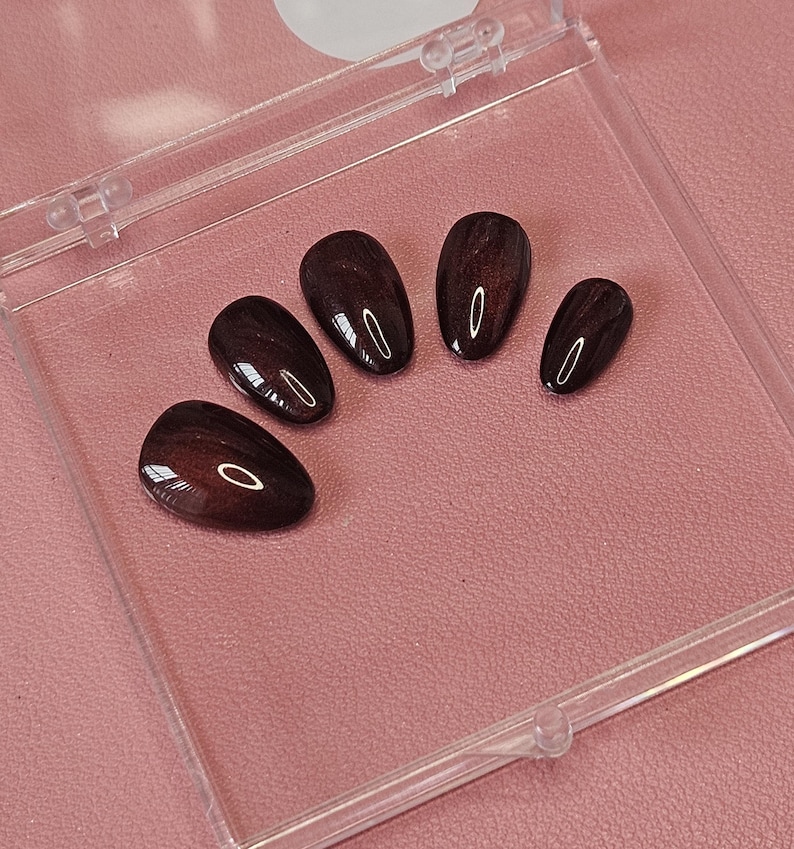 Red Cat's Eye Press on Nails - Etsy UK