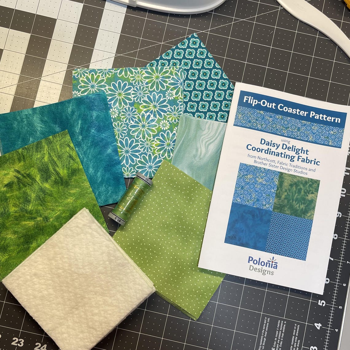 Daisy Delight Flip-out Quilted Coaster Kit for 8 - 4.5" Coasters ...