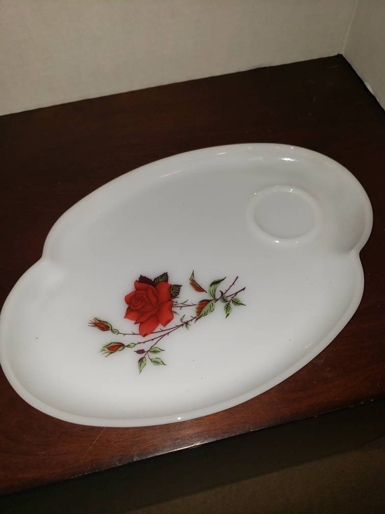 Vintage Federal Milk Glass Rosecrest Pattern 6 Piece Snack | Etsy