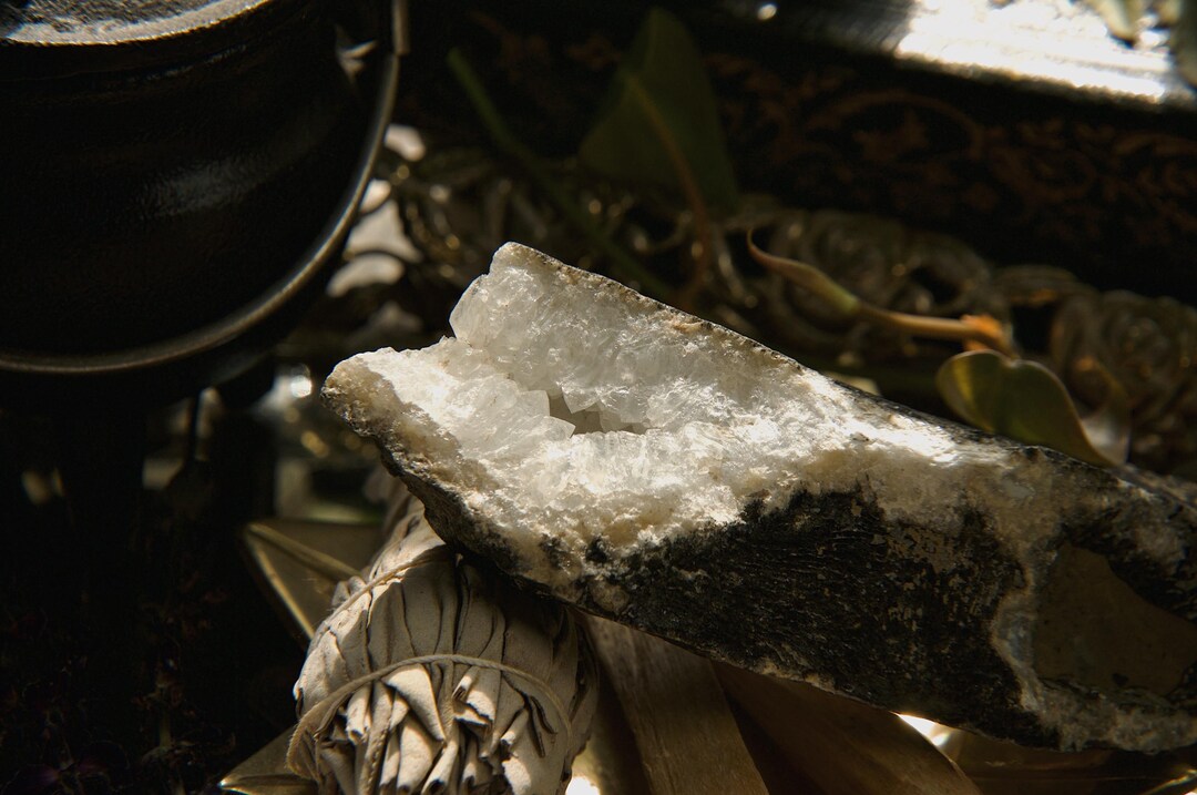Clear Quartz Crystal Cave | Crystal Geode Cave | Druzy Clear Quartz ...