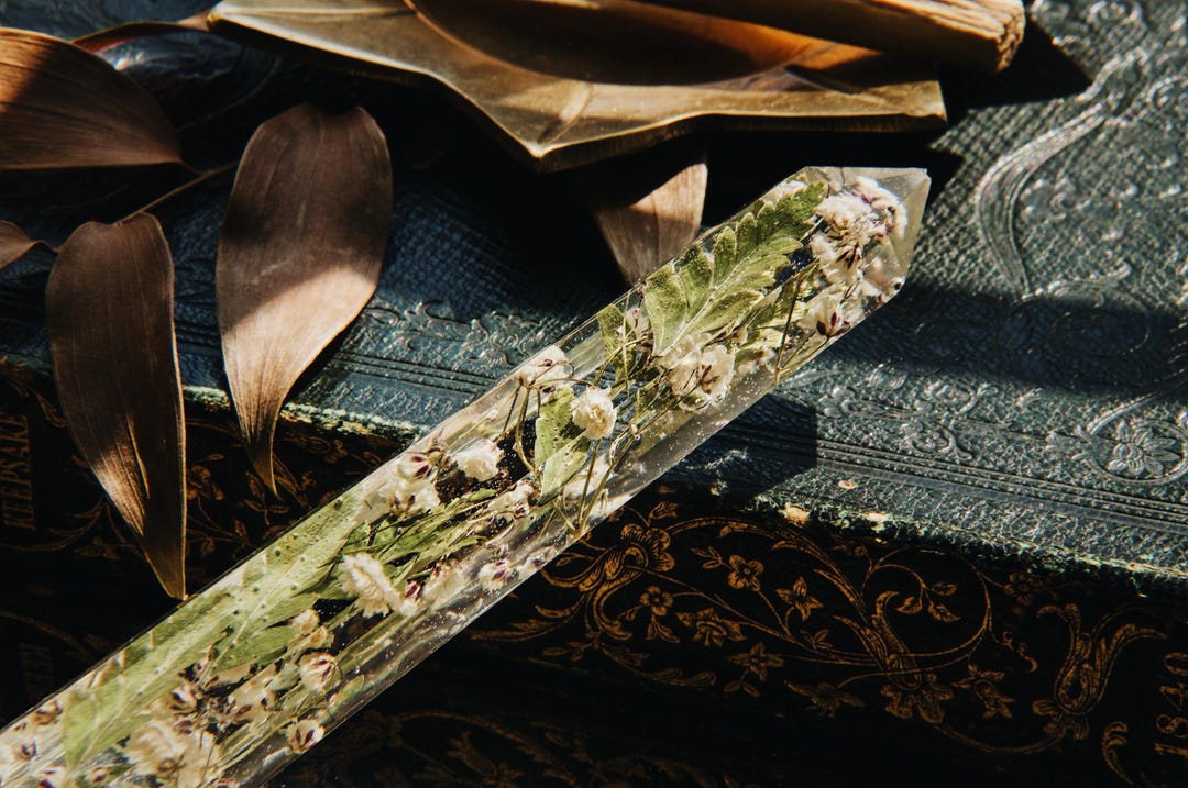 Resin Crystal Point With Ferns and Baby's Breath | Resin Floral Crystal ...