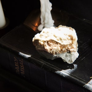 Agatized Botryoidal Crystal | White Calcite With Botryoidal Formation ...