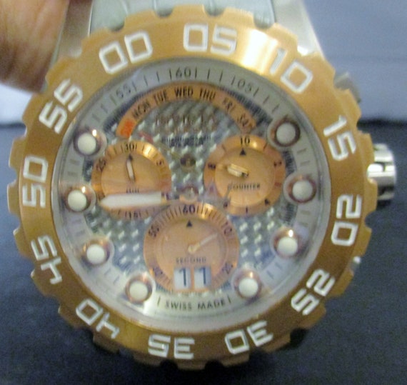 Invicta Signature Men Model 7391 - Men's Watch Quartz - Gem