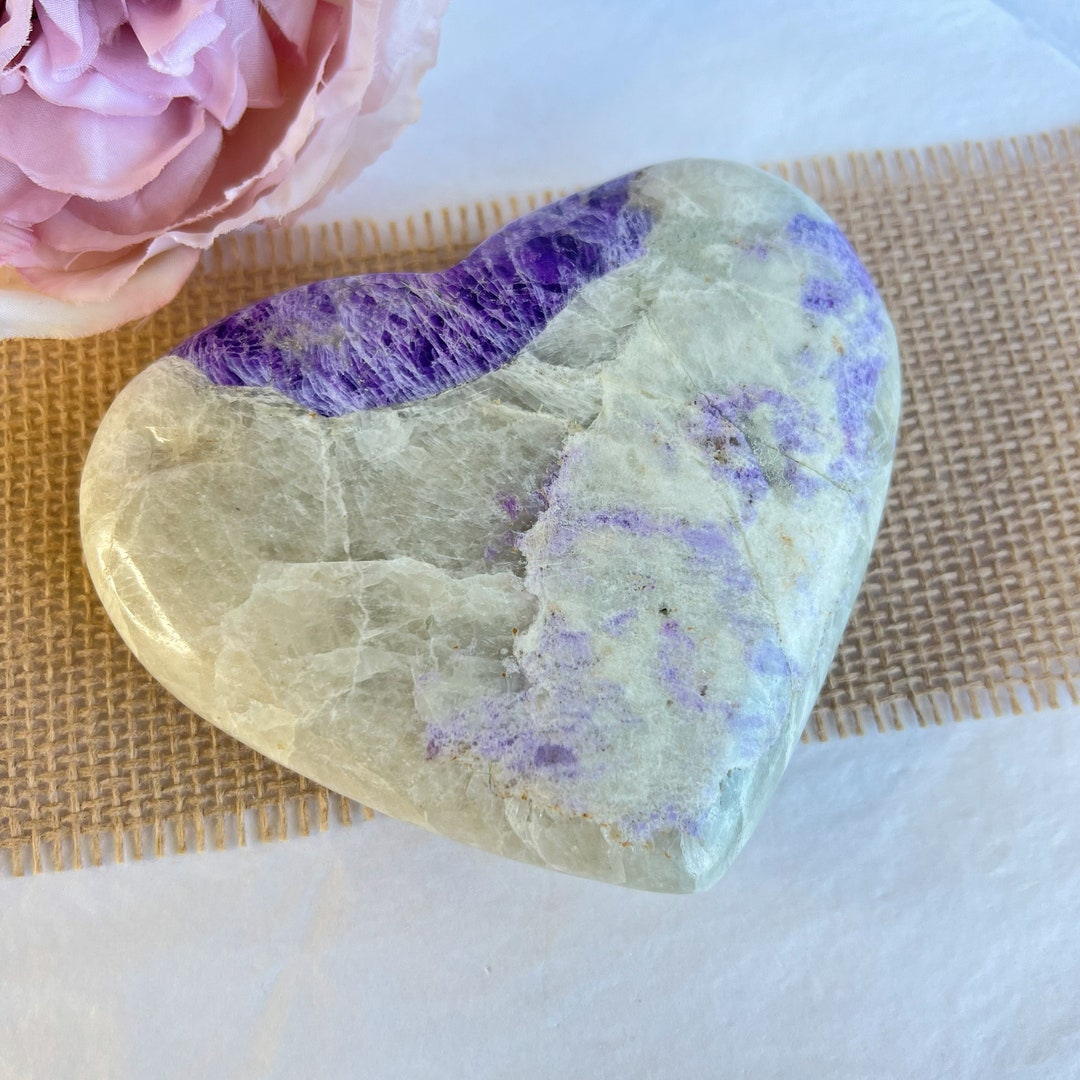 RARE the Chameleon Crystal Hackmanite Heart UV Reactive - Etsy
