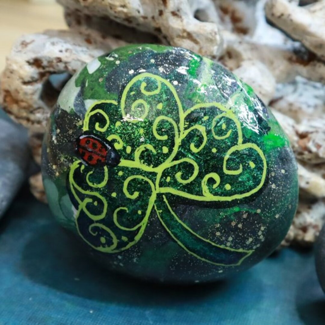 Three Leaf Clover With Ladybug Hydro-dipped Rock & Glittered in Gold ...