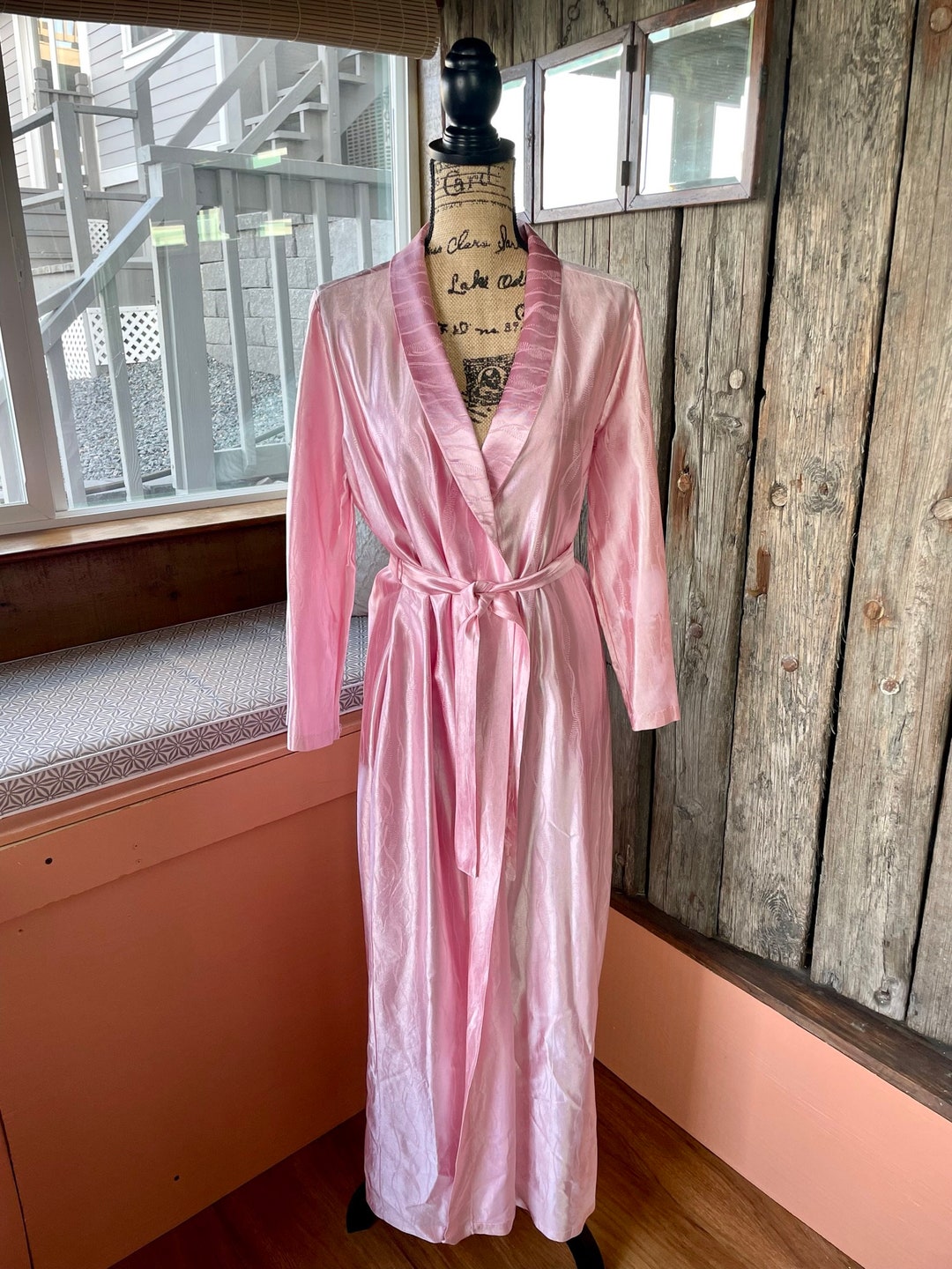 1970’s Pink Dressing Gown - Etsy
