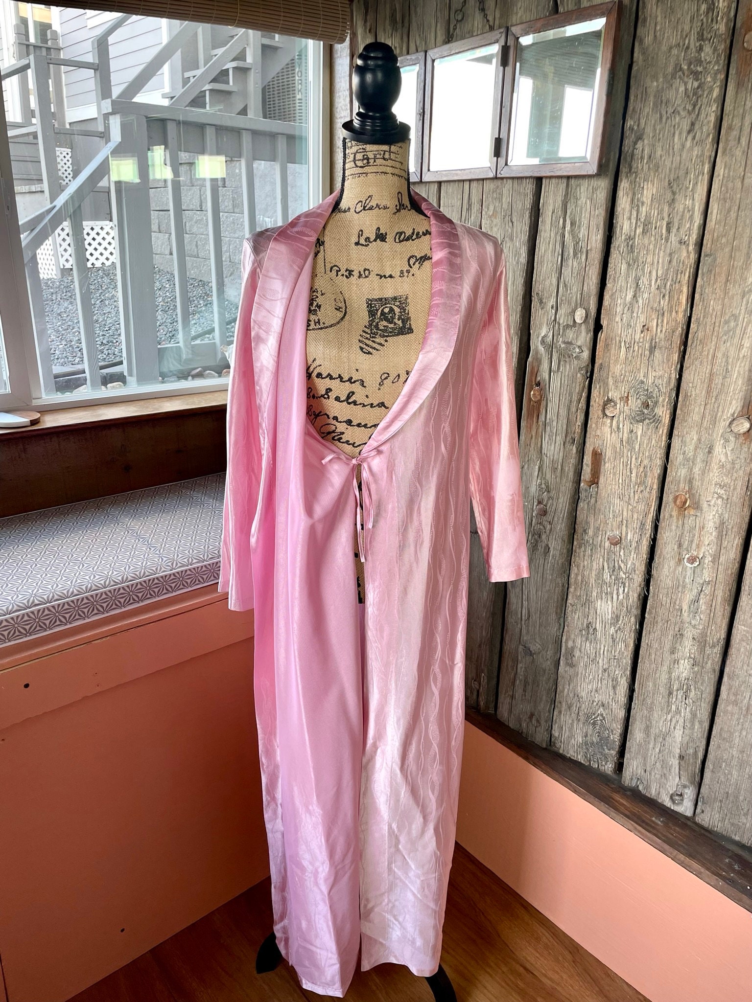 1970s Pink Dressing Gown - Etsy