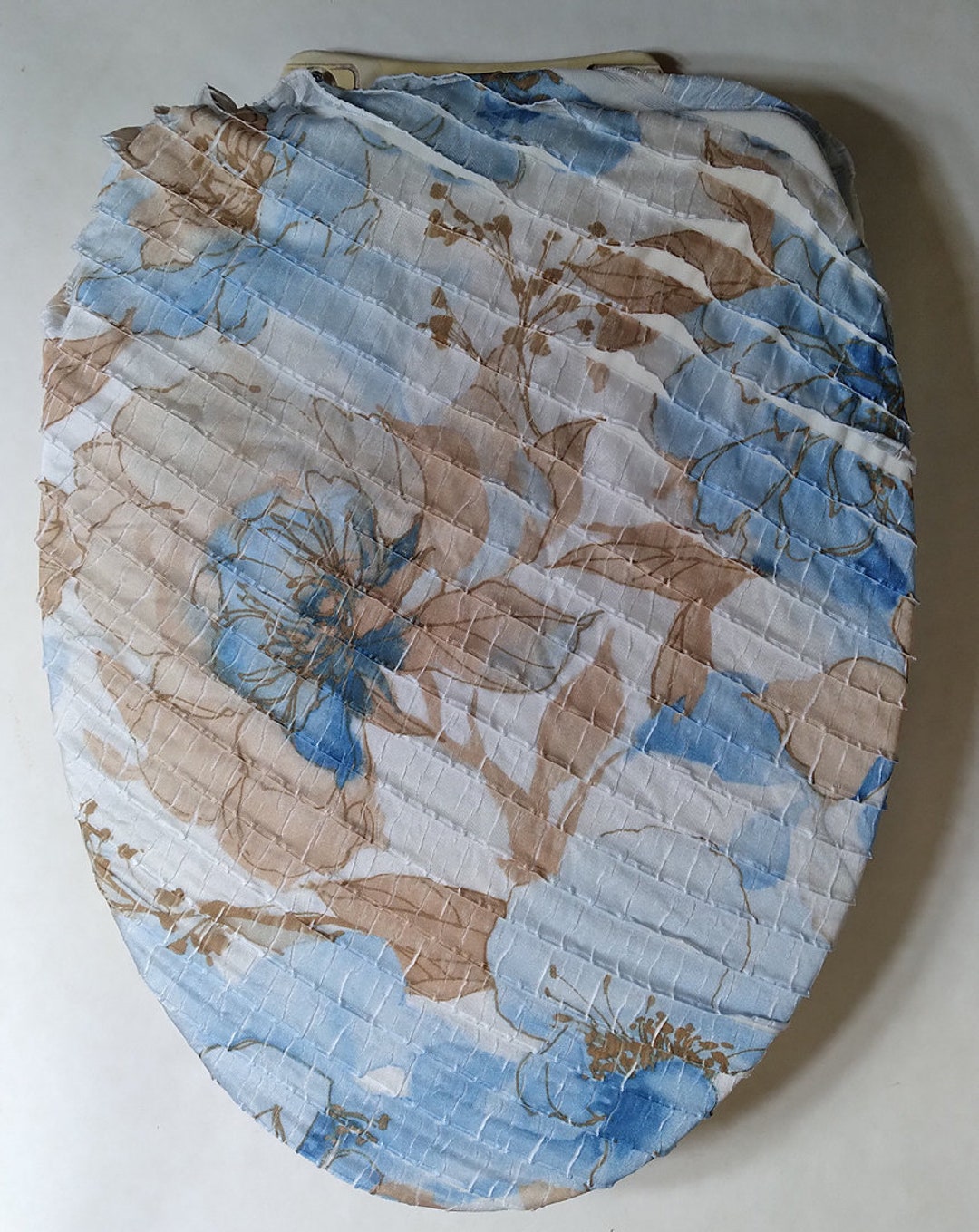 Unique Toilet Seat Lid Cover, Blue Bathroom Decorating Ideas. Fun ...