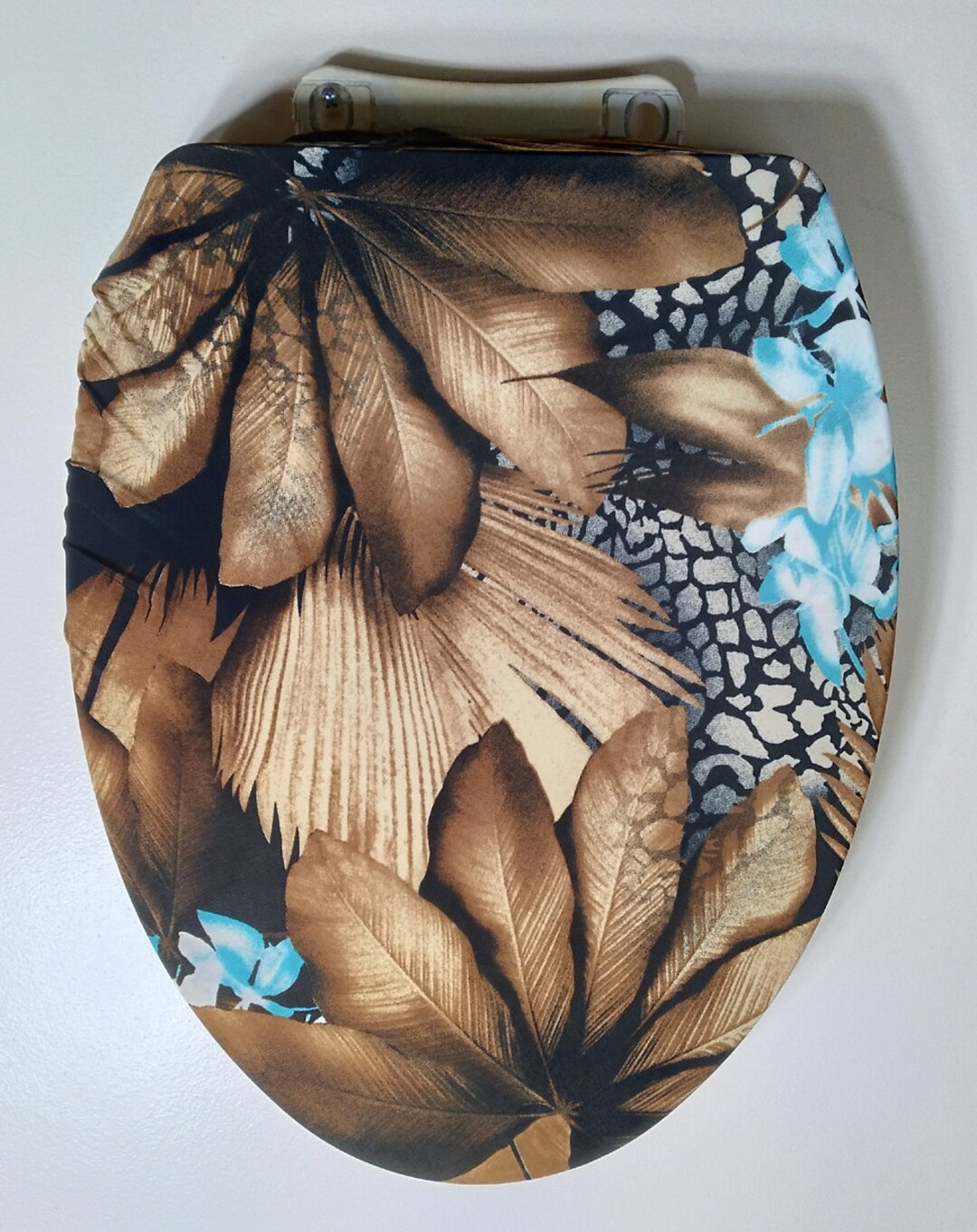 Toilet Seat Lid Cover. Decorative Bathroom Idea. ECO Friendly ...