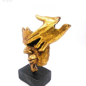 Creative Abstract Decor Statue Face & Hand Statues and Sculptures Home ...