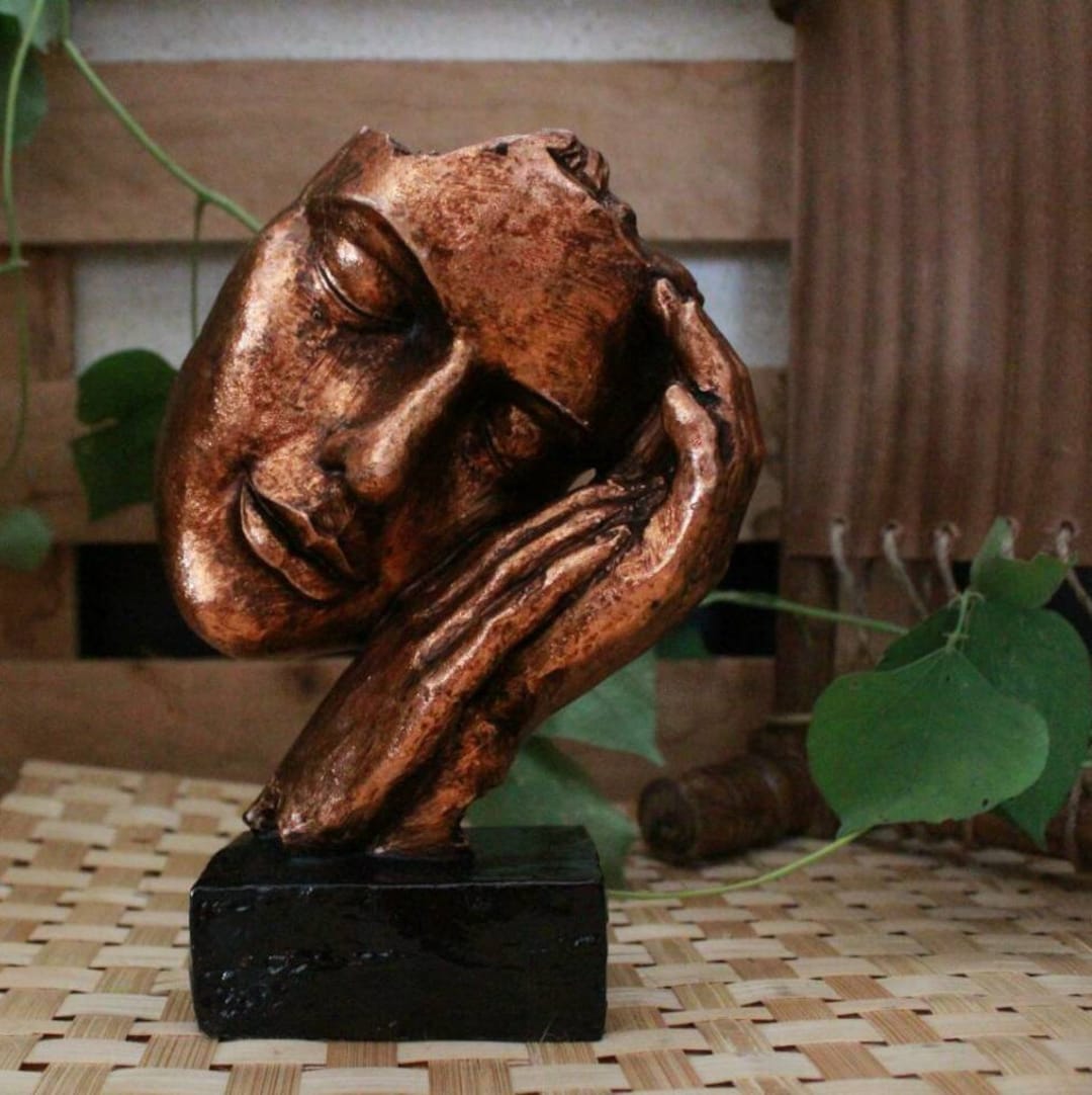 Creative Abstract Decor Statue Face & Hand Statues and Sculptures Home ...