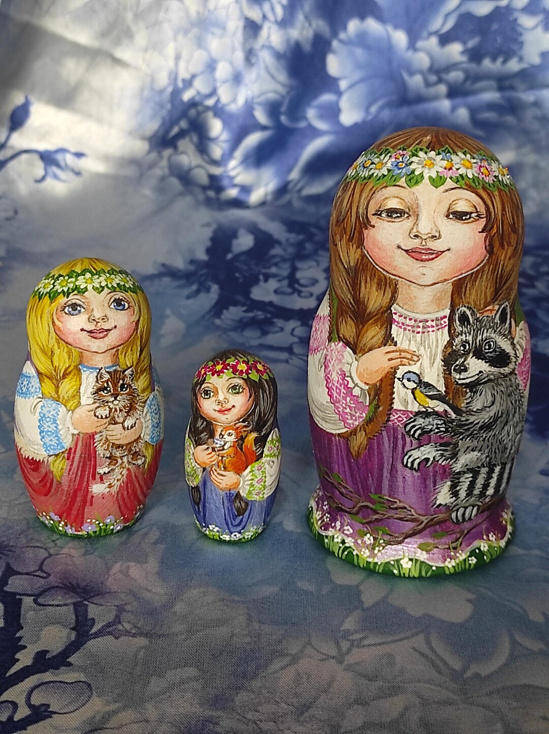 Ukrainian Hand Painted Matreshka Doll 5pieces With Pets,nesting Dolls ...