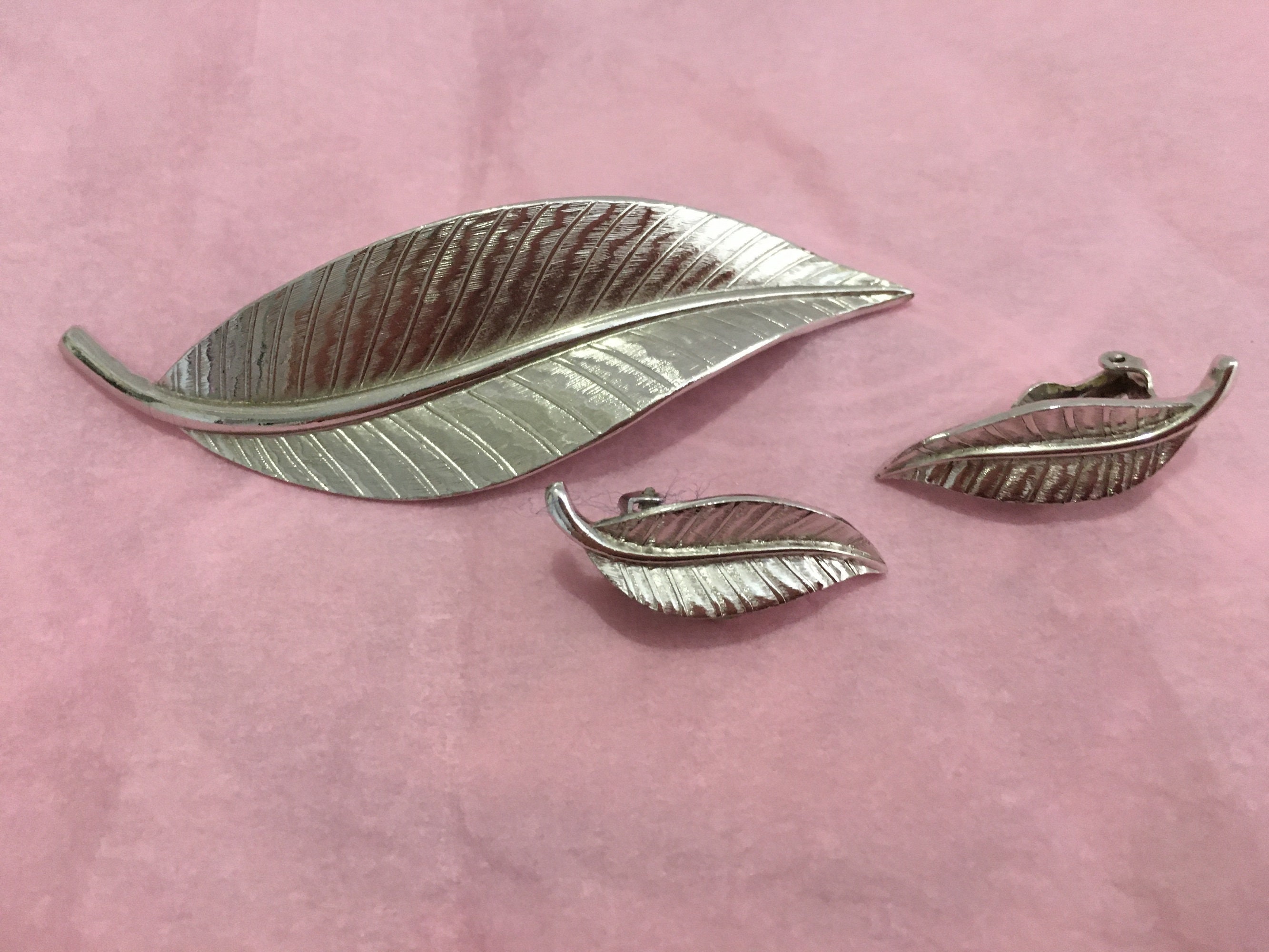 Vintage Avon Jewelry Set Elegant Leaf Design Brooch and - Etsy
