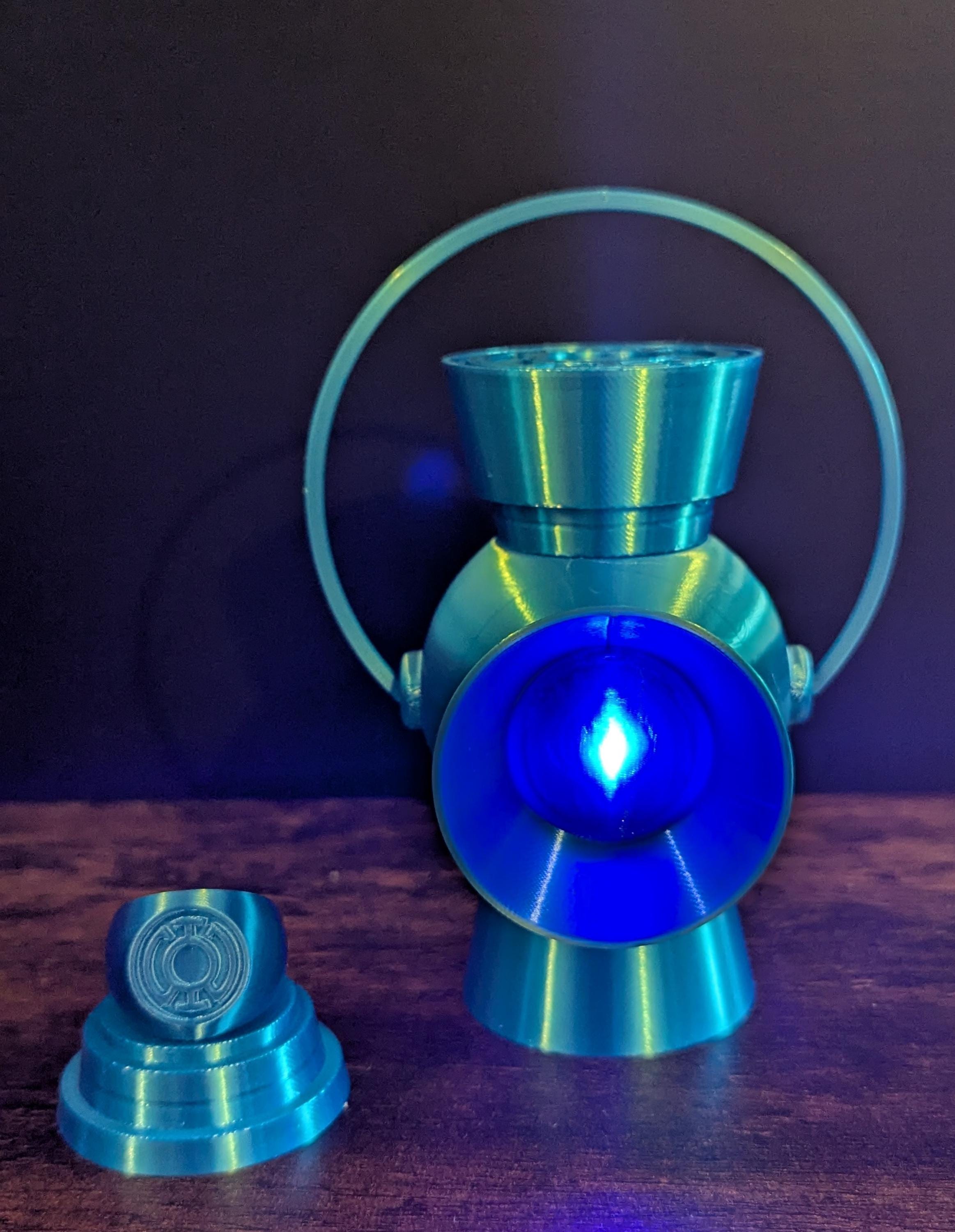 Green Lantern Power Battery - Scaled Replica With Light up Feature ...