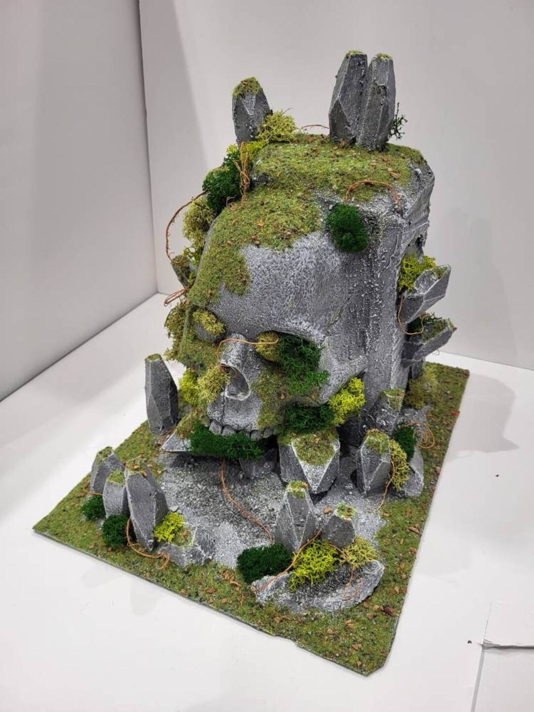 Table Top Wargaming 28mm Skull Rock Terrain for 40k, AOS, Warmachine ...
