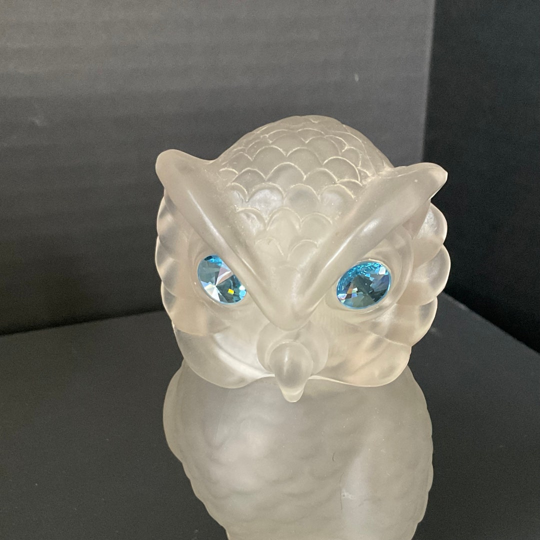 Vintage 1970’s Avon Snow Owl Collectible Powder Sachet Shaker Bottle ...