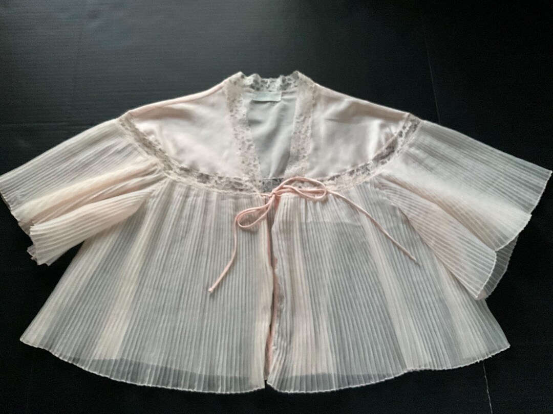 Vintage 1960’s Light Pink “barbizon” Brand Nylon Lace and Pleated ...