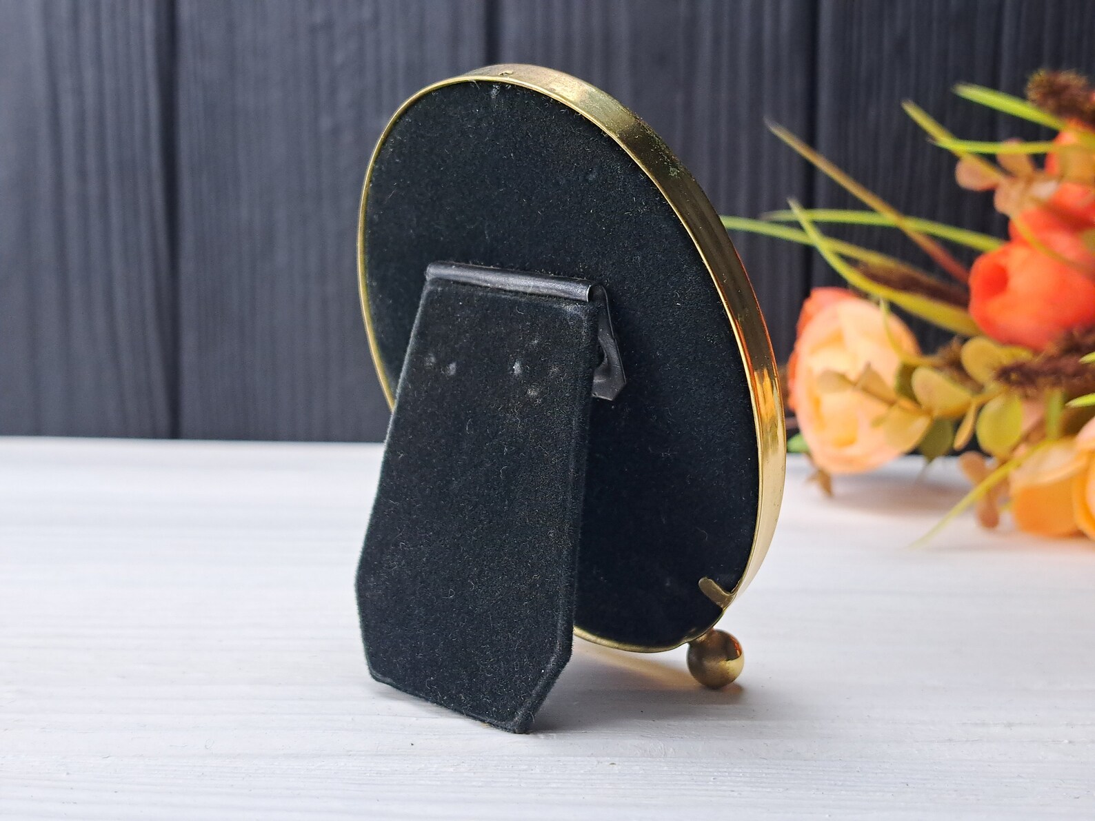 Vintage Brass Photo Frame . Old Frame. Vintage Wall Decor. Old Frames ...