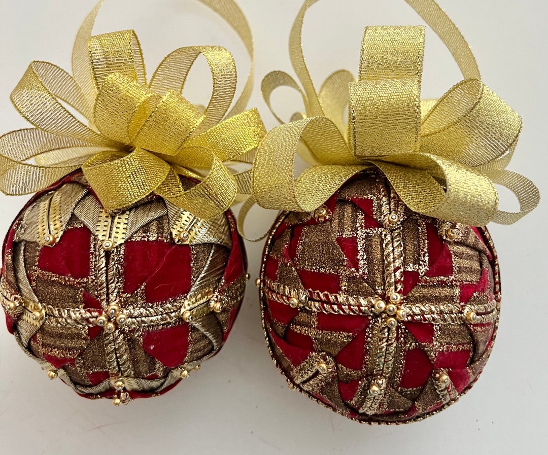 Christmas Pair Round Red Burgundy and Gold Ornament, Elegant Ornament ...
