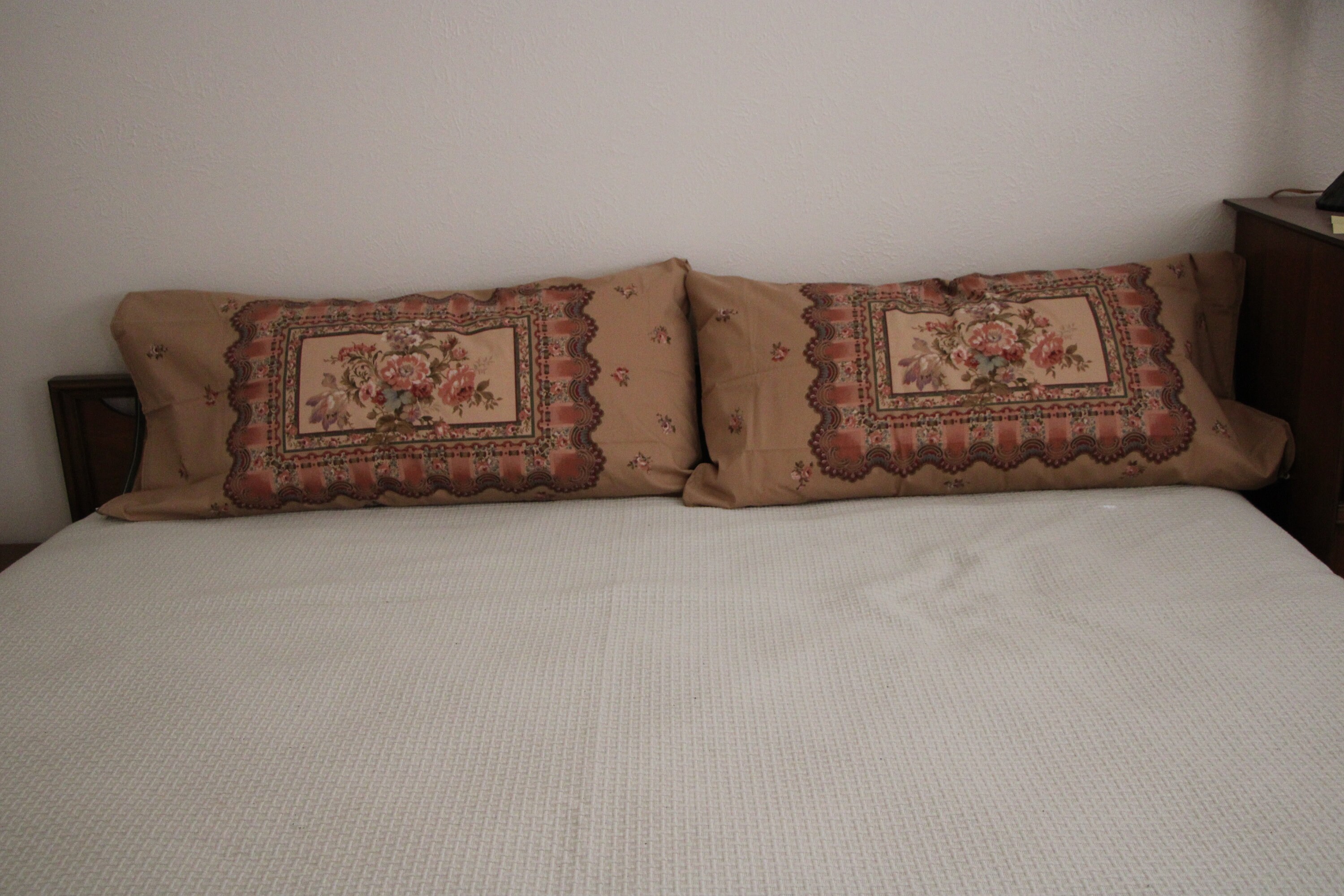 1988 Vintage - Louis Nichole for JP Stevens - Pair of King Pillowcases ...