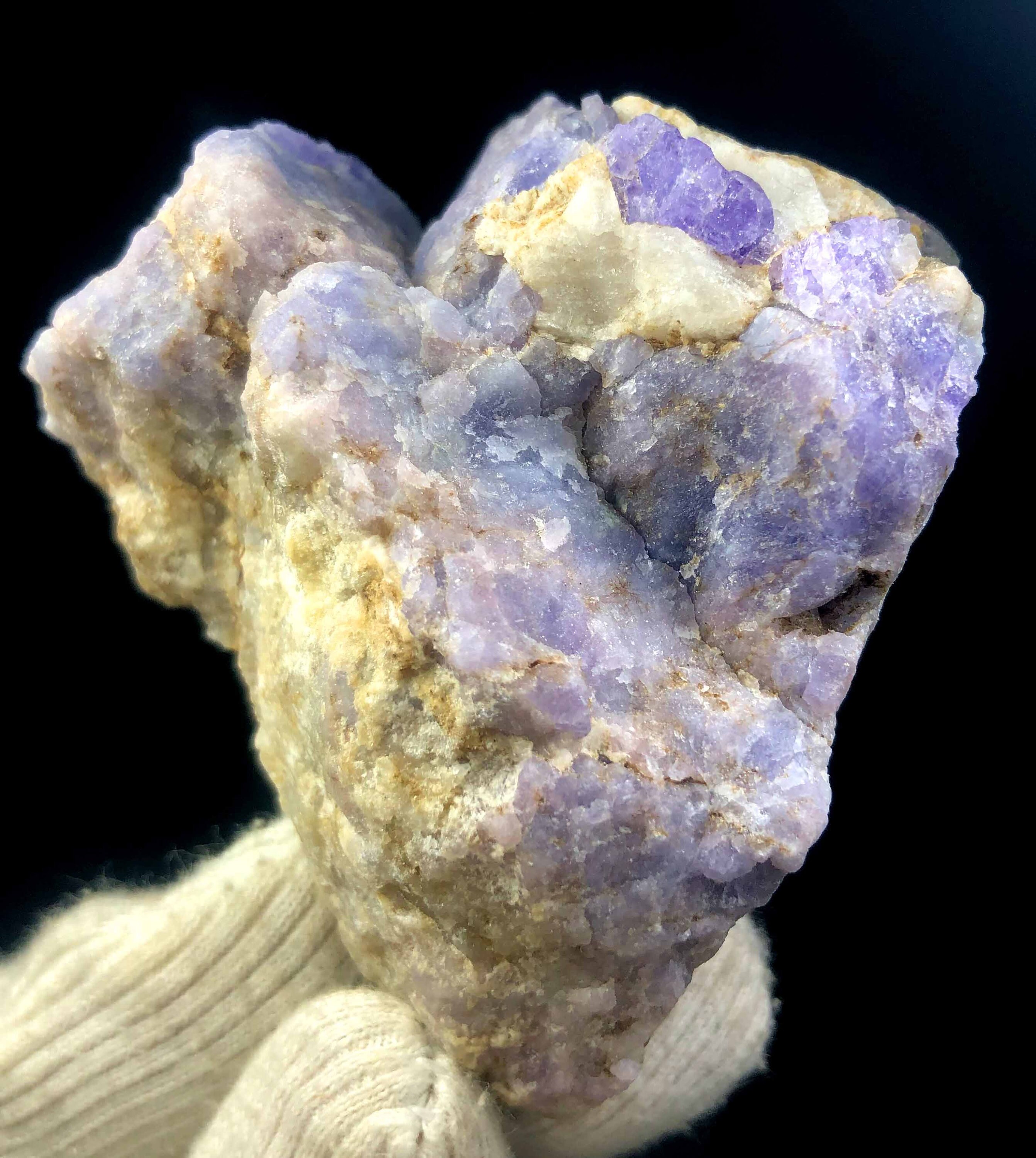 Hackmanite Specimen Fluorescent Hackmanite Crystal on Matrix - Etsy UK