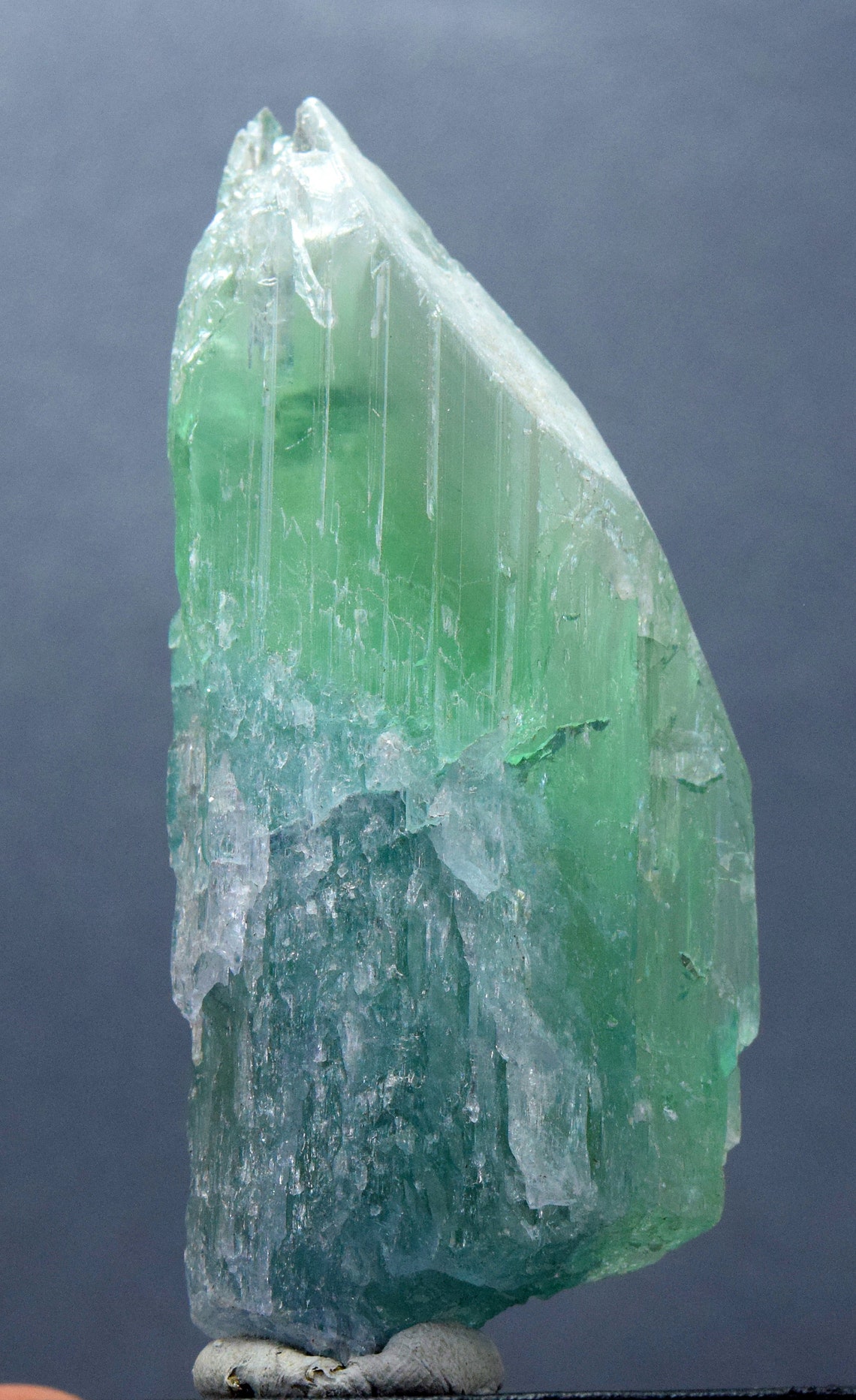Natural Kunzite Crystal Natural Green Kunzite Crystal From - Etsy Denmark
