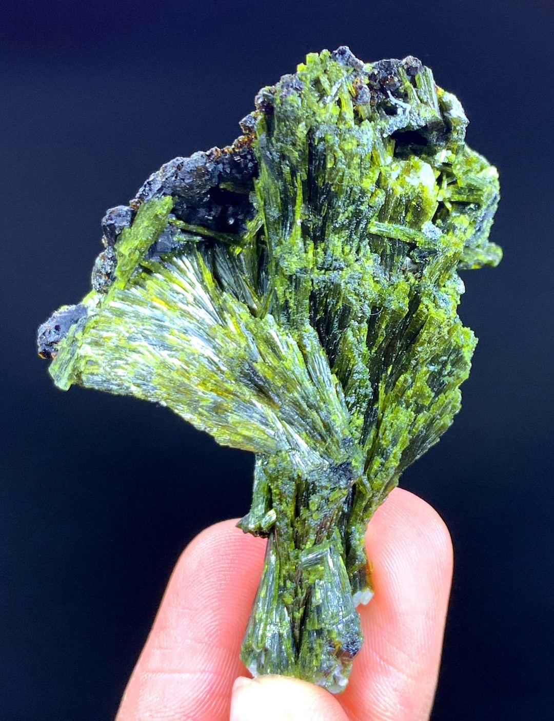Natural Green Color Epidote Crystal, Raw Epidot, Mineral Specimen, Raw ...
