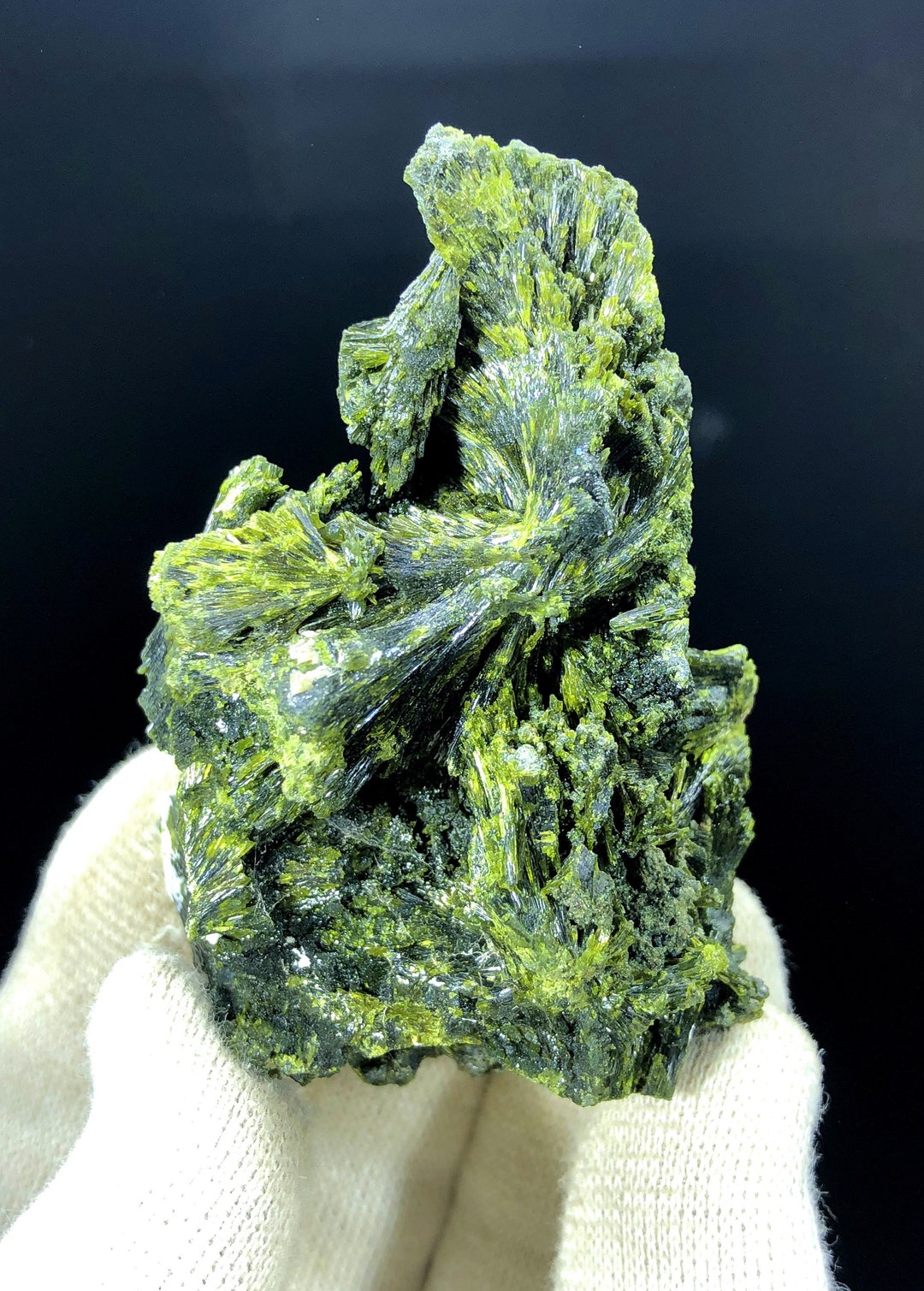 Green Epidote Crystals, Epidote Cluster, Natural Epidote, Epidote Stone ...