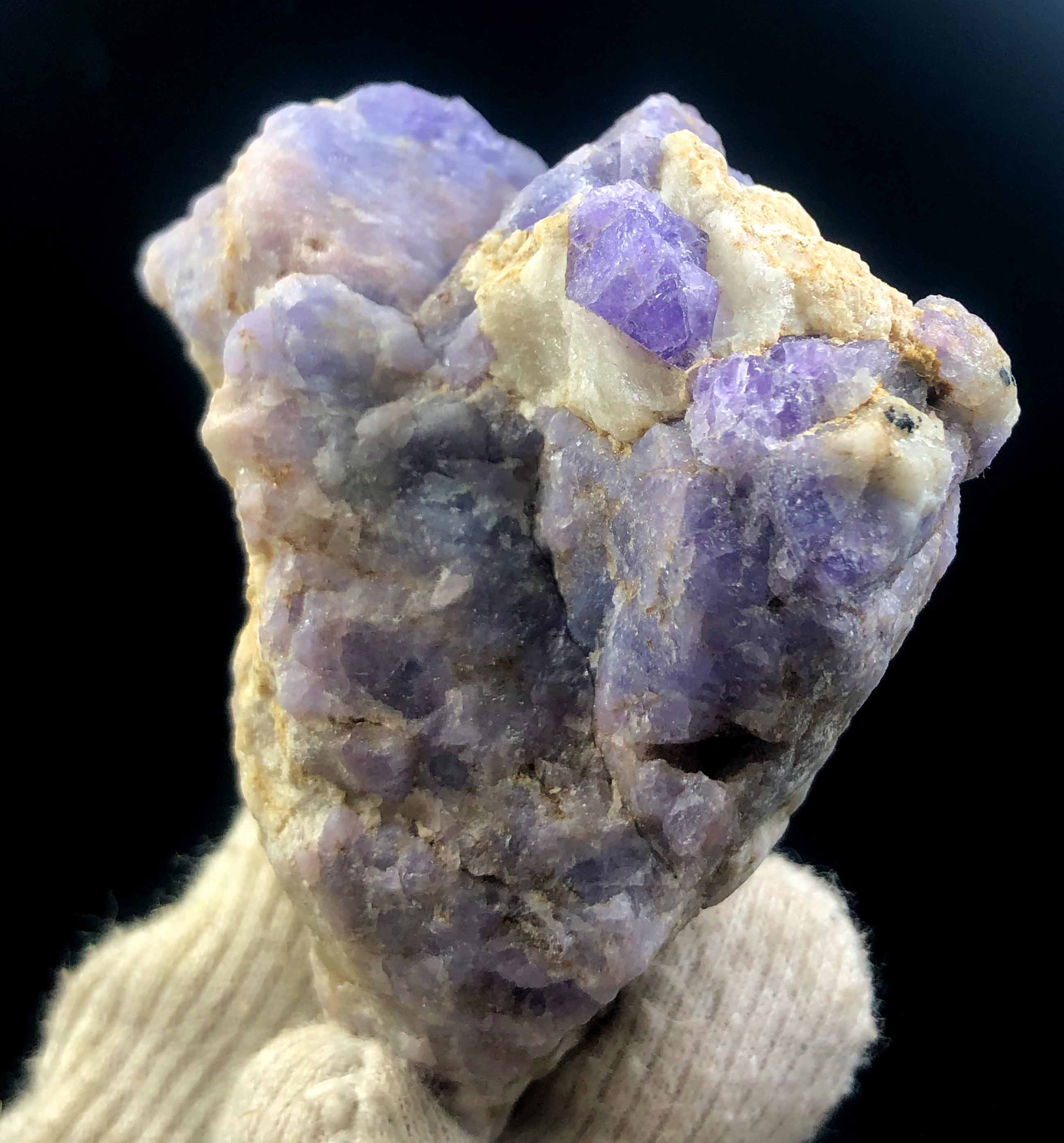 Hackmanite Specimen Fluorescent Hackmanite Crystal on Matrix - Etsy UK