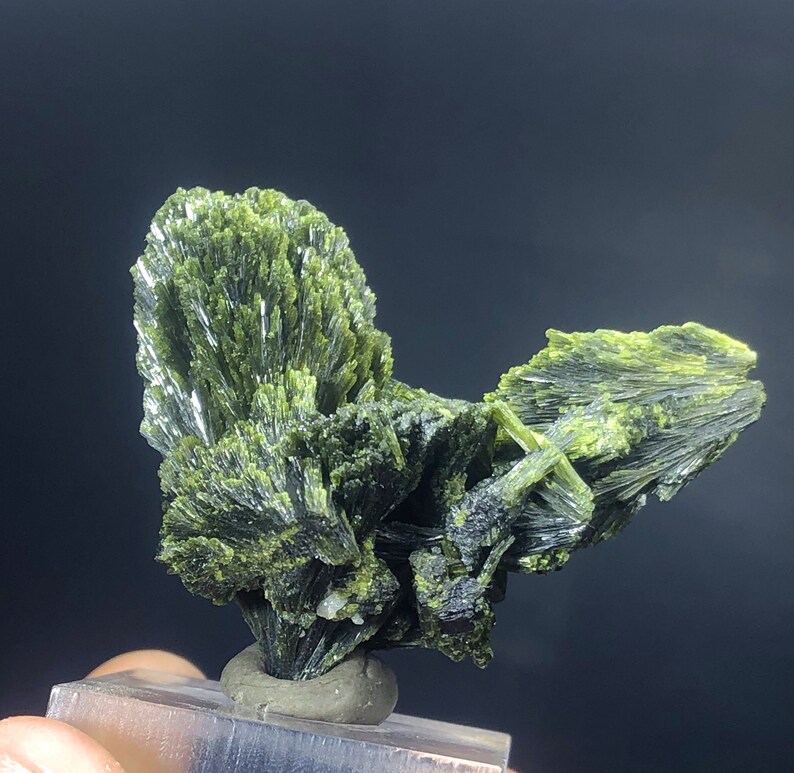 Green Epidote, Epidote Crystals Cluster, Mineral Specimen, Epidote From Skardu Pakistan 22 Gram ...