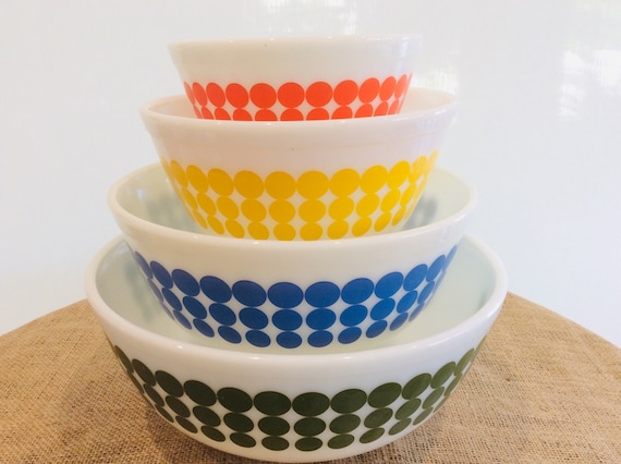 Pyrex Dot Mixing Bowls Set of 4 401 402 403 and 404 Made - Etsy