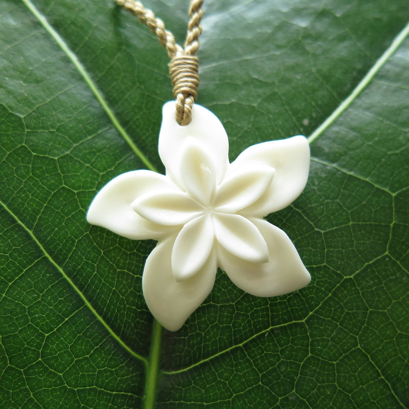 Hawaiian Flower Necklace - Etsy