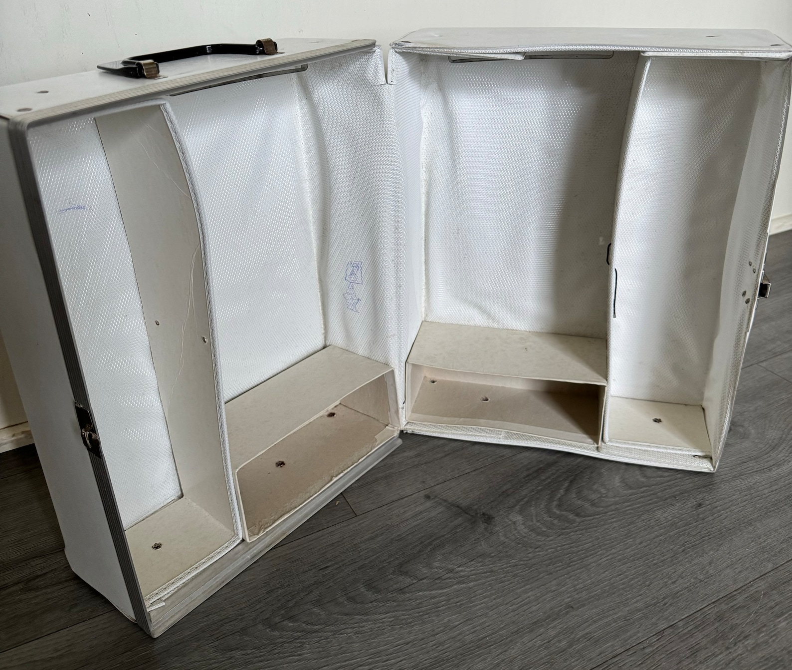 Vintage/ 1968/ Barbie/ Doll/ Trunk/ the World of Barbie/ Doll Case ...