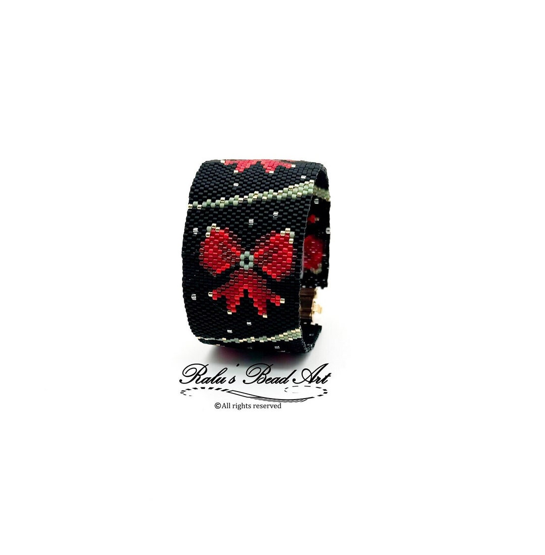 BEAUTIFUL BOWS, Christmas Holiday Bracelet, Red Gold Bows, Even Count ...