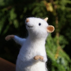 Posable White Mouse, Needle Felted Mouse OOAK, Fairy Mouse Figurine ...