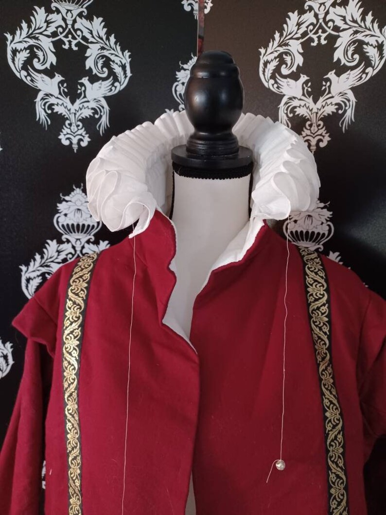 Modest Elizabethan Linen Ruff, Starched - Etsy
