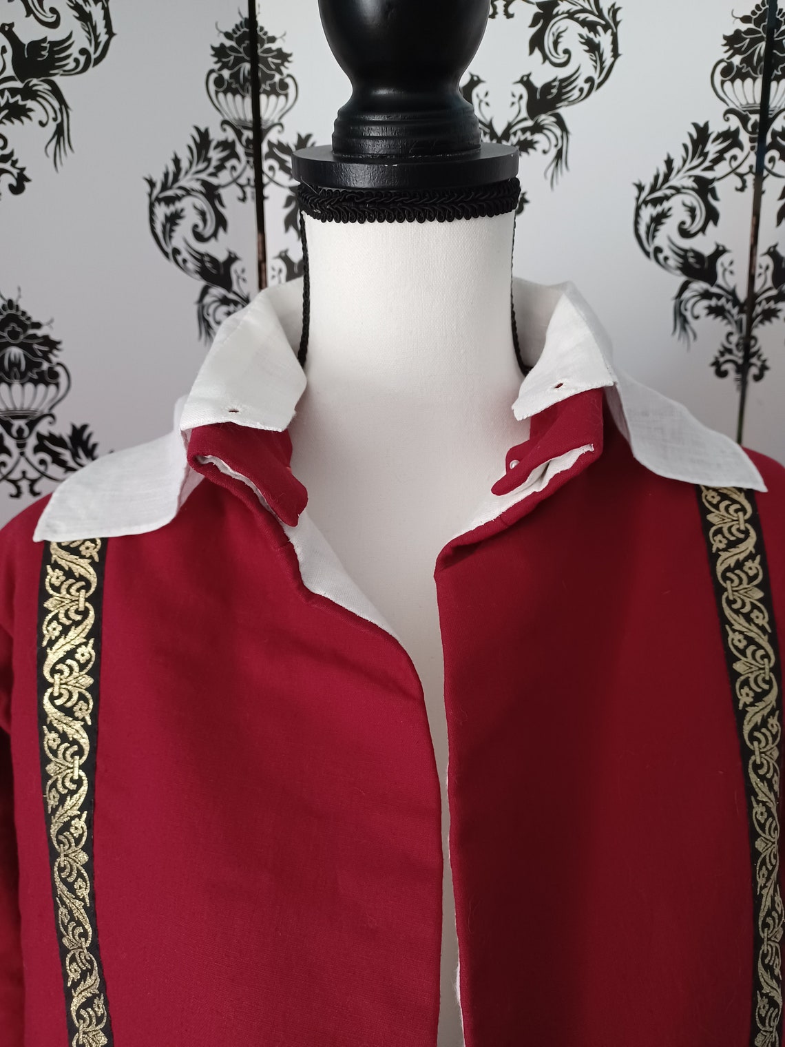 Sir James's Basic Falling Collar - Etsy