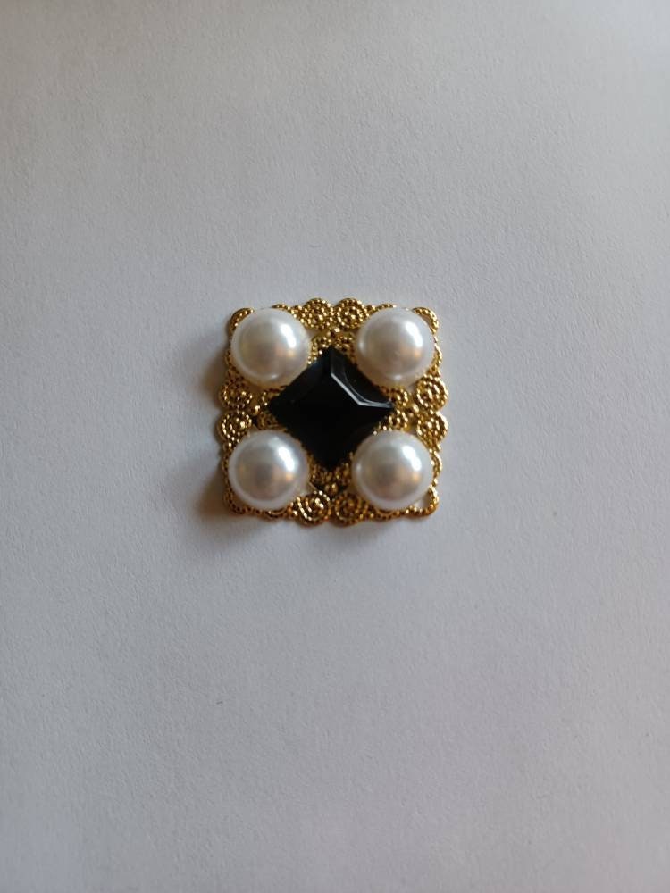 Elizabethan Ouches, Square With Black Gem and Pearls - Etsy