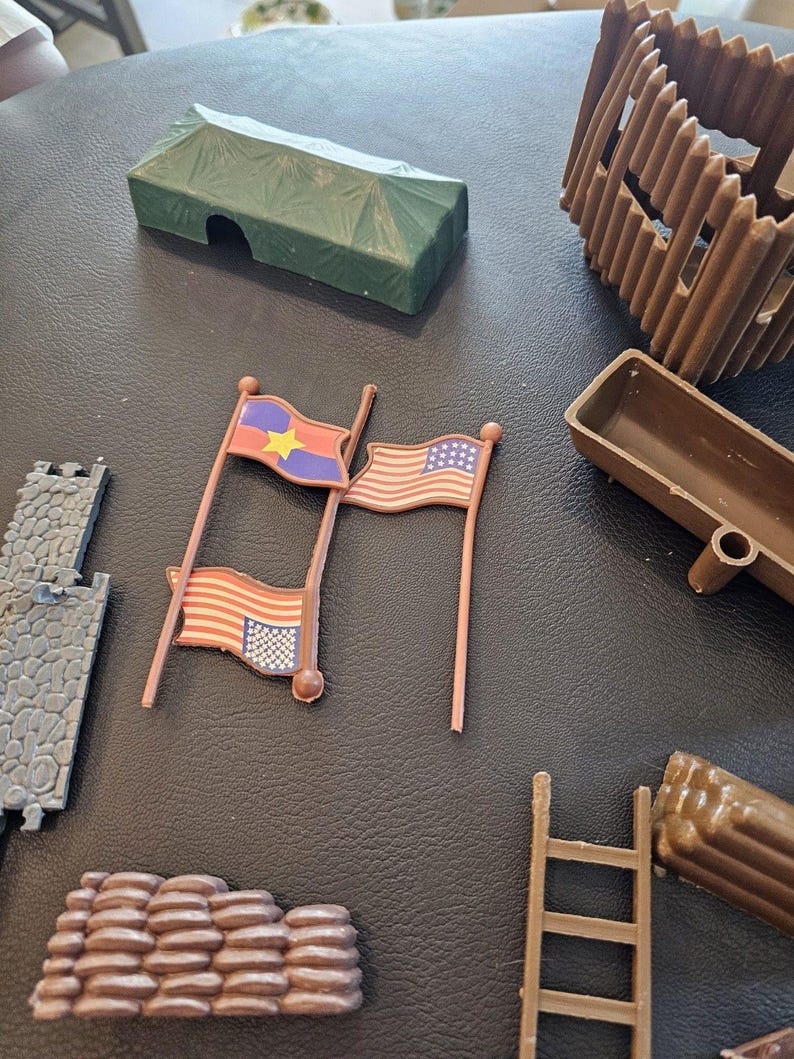 Marx Vintage Ft. Apache Fort Walls and Gate Sections Flags - Etsy