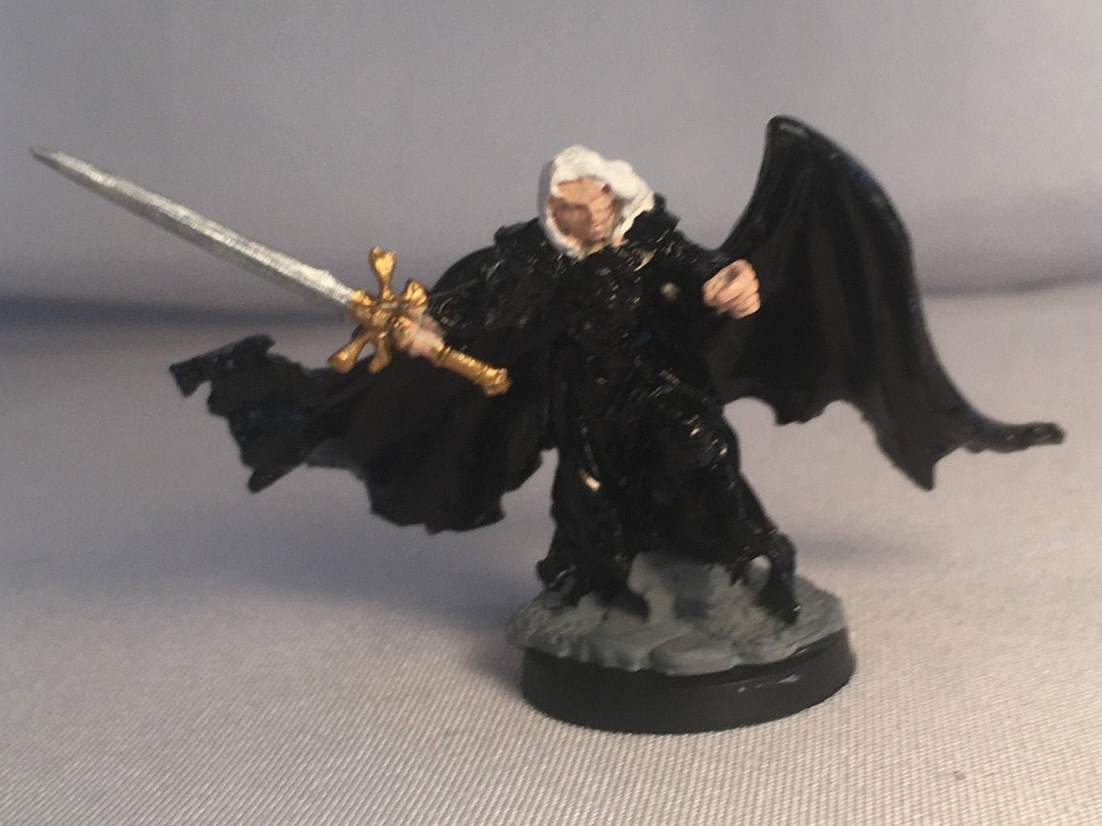 Vampire Fighter Painted Dnd Miniature/vampire Anti-paladin - Etsy